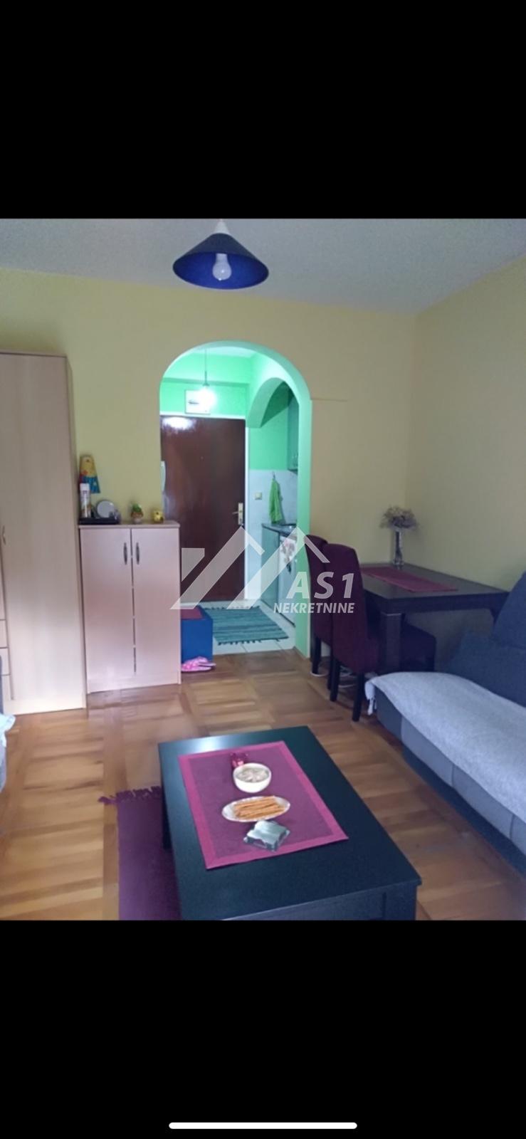 IZDAJE SE GARSONJERA NA BULEVARU ID#4464 250 €