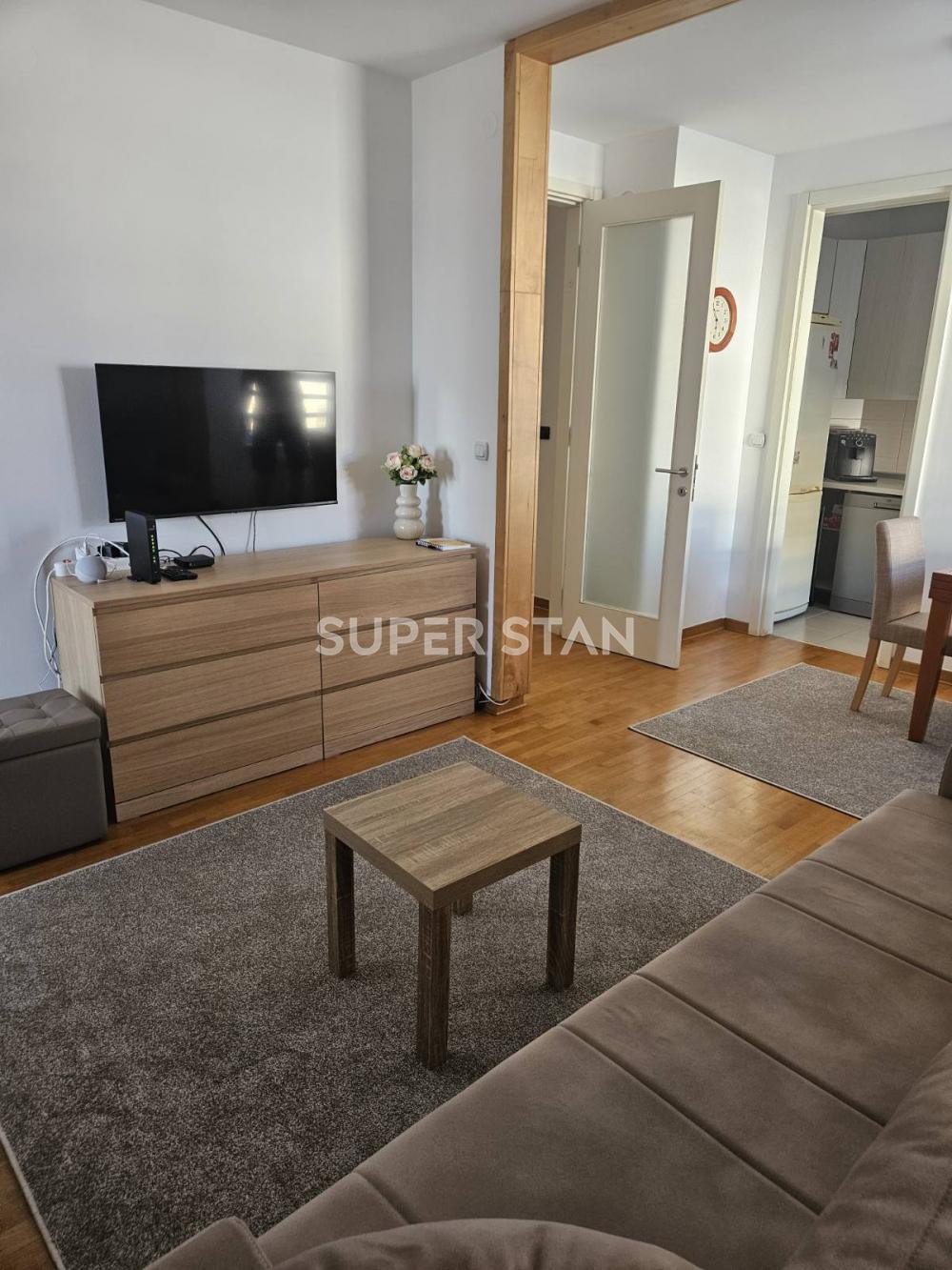 Odličan stan u Belvillu ID#1144 700 €