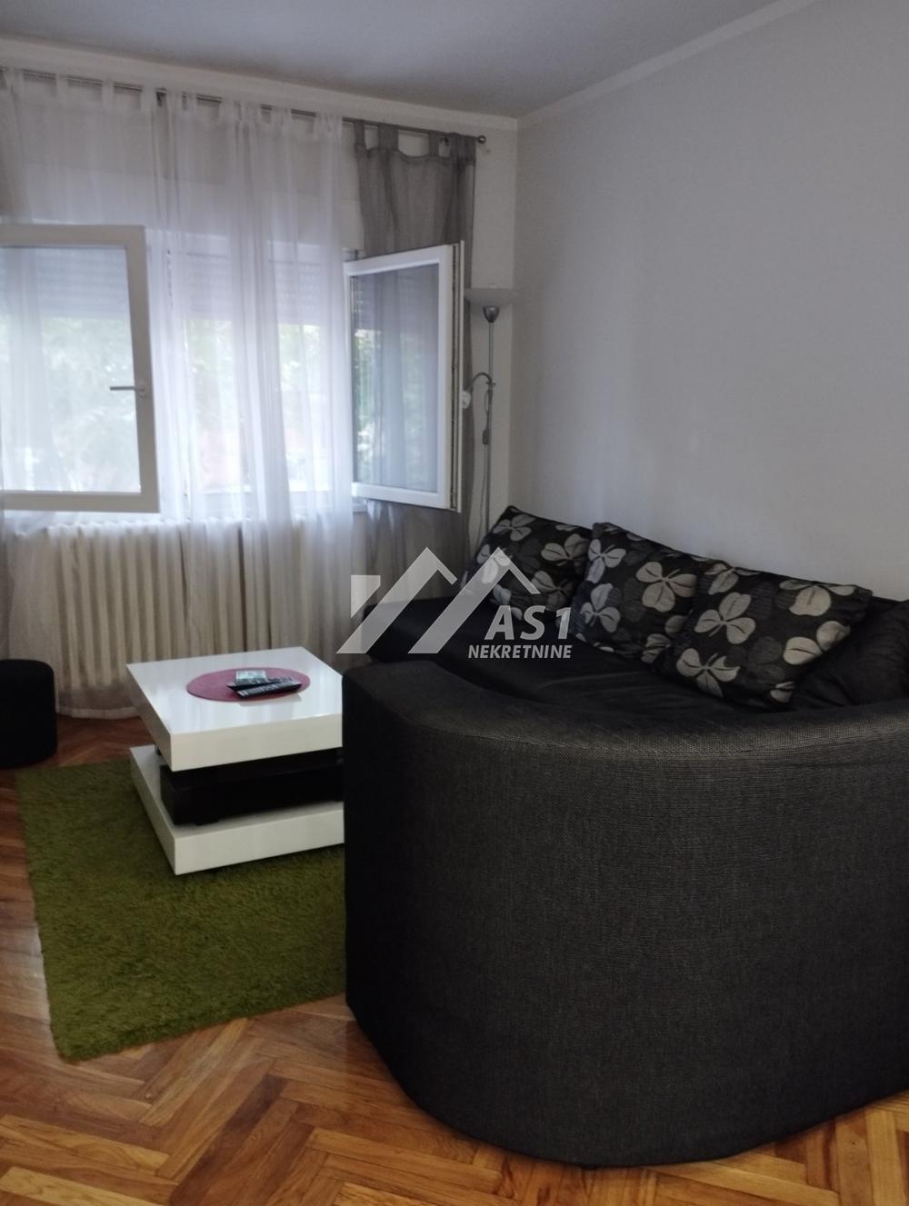 Izdajem LUX dvosoban stan na Podbari moguć Parking u dvorištu zgrade !!! ID#4441 550 €