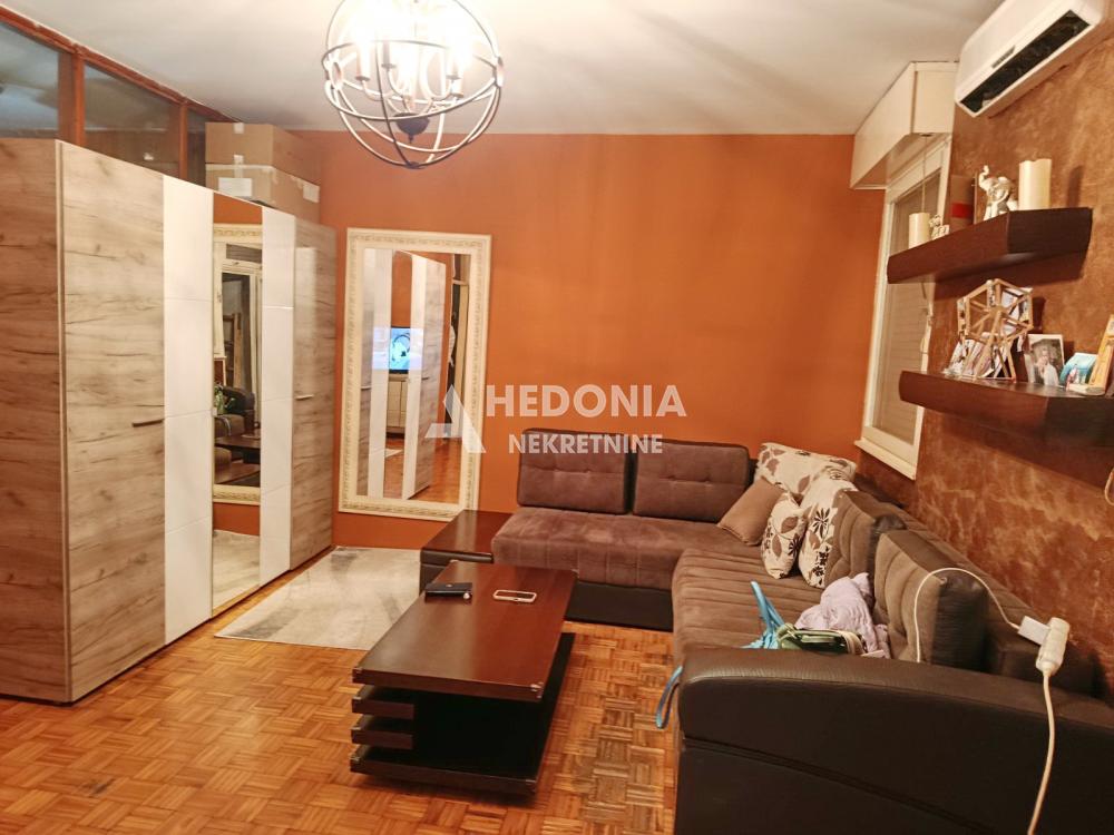 Borča, Bele Bartoka, 3.0, adaptibilan ID#10283 150.000 €