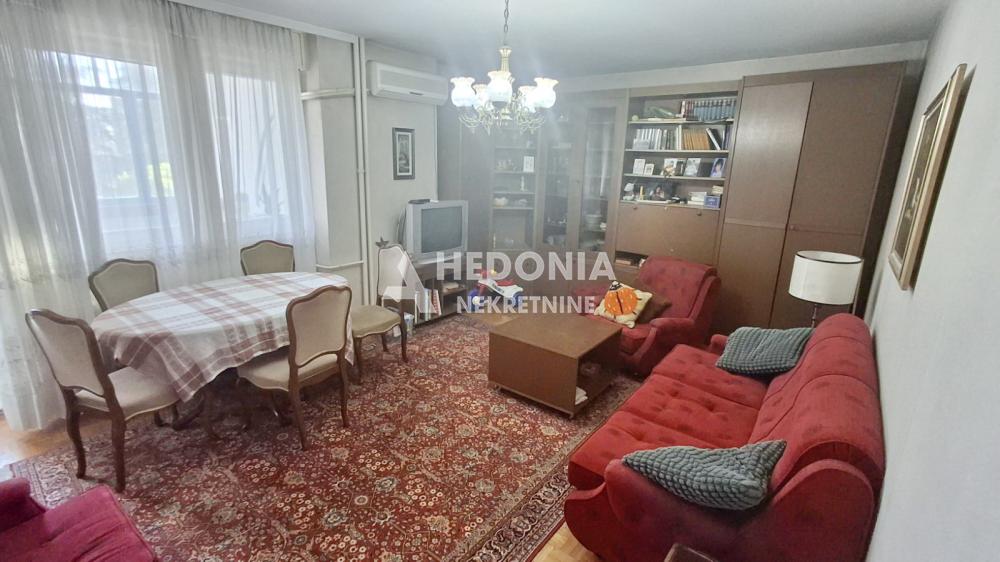 Konjarnik, Rudo, dvoiposoban, useljiv ID#10281 204.000 €