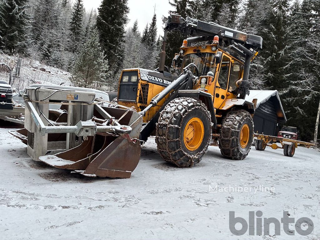 Prodaje se Volvo 6300 bager-utovarivač na aukciji