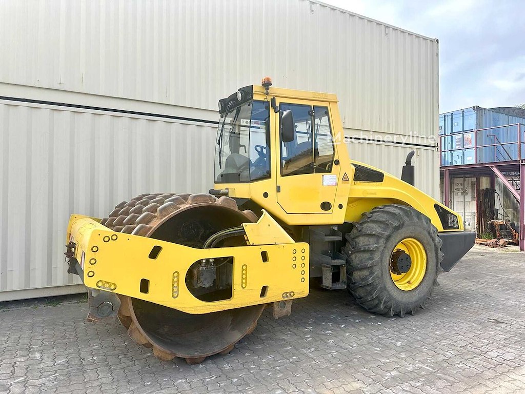 Prodaje se BOMAG BW213PDH-4 kompaktor na aukciji