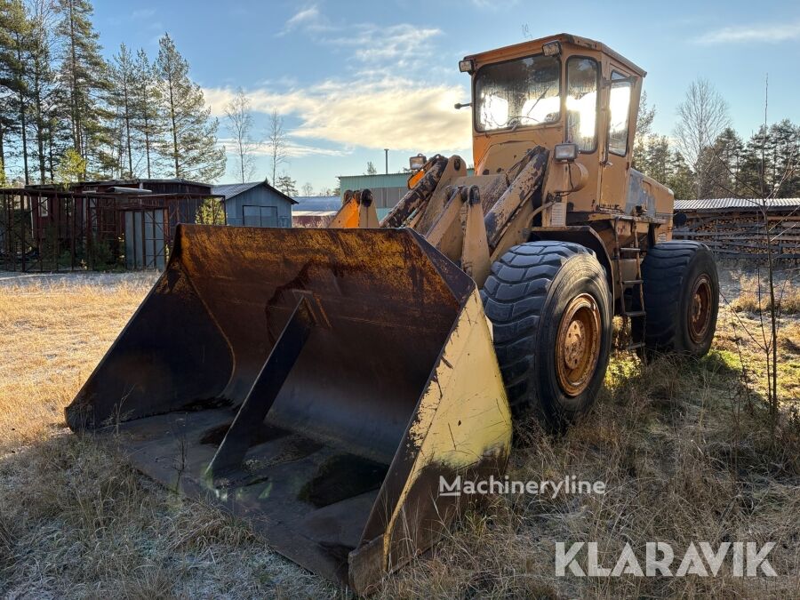 Prodaje se Allis-Chalmers 645 prednji utovarivač na aukciji