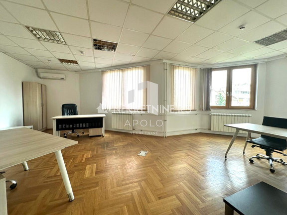 Poslovni prostor 252 m² u modernoj poslovnoj zgradi – Vračar