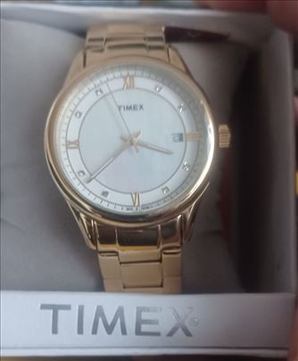 nov Timex sat u kutiji