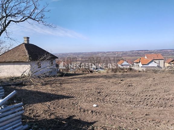 Zemljište u građevinskom području, Maršić, Kragujevac- ukupna površina 6468 m2, pogodno za izgradnju i parcelaciju