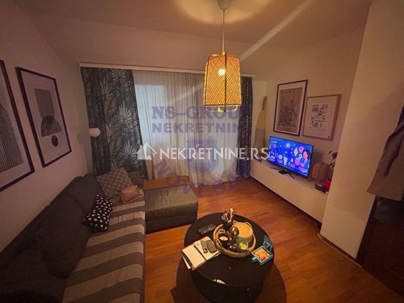 Dvosoban stan na Podbari.