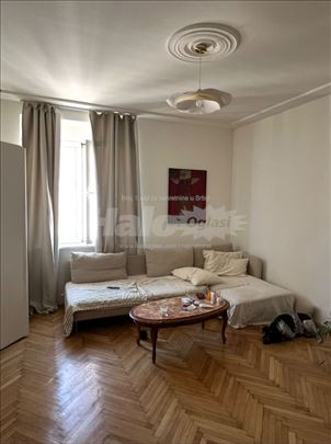 Salonski trosoban, 60 m², Gundulićev venac