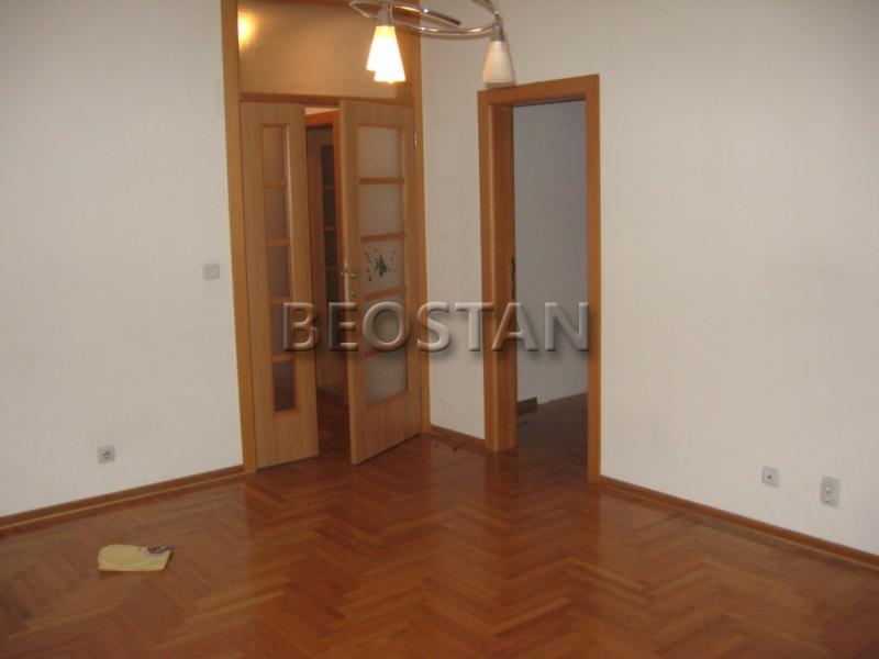 Novi Beograd - Blok 29 arena #65317 500 €