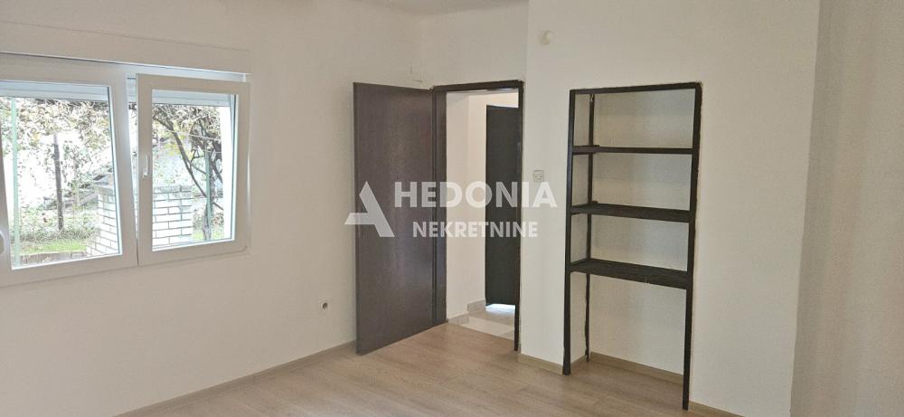 Gradska bolnica, p.p, 2.0, prazan, useljiv ID#10287
450 €