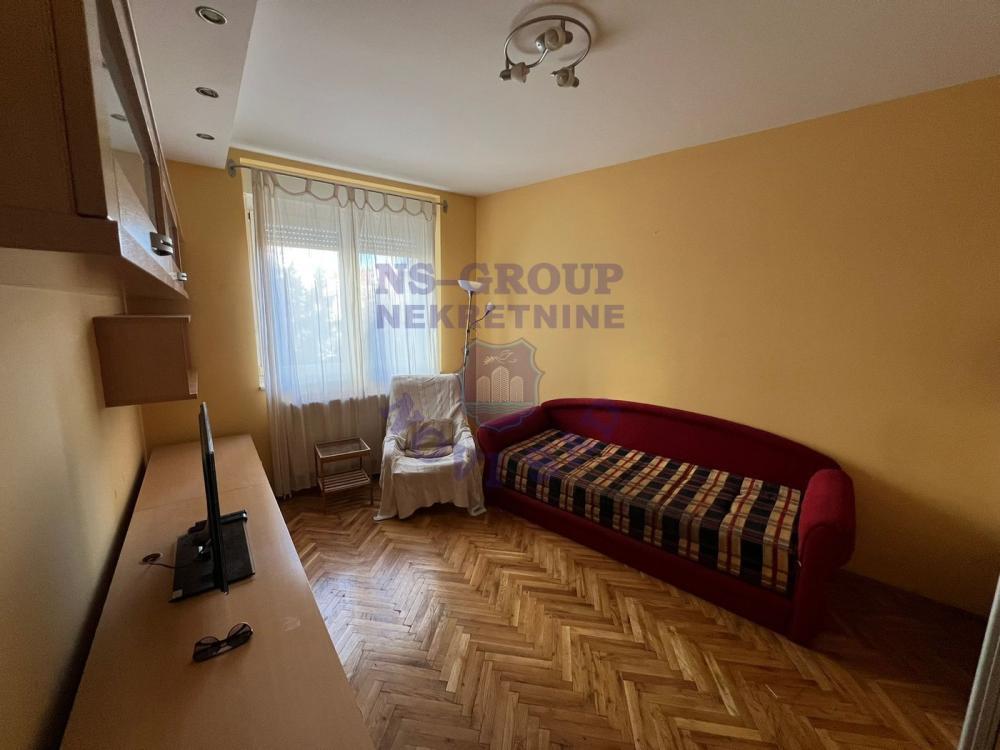 Trosoban stan na prodaju, 53m2, 151.800€