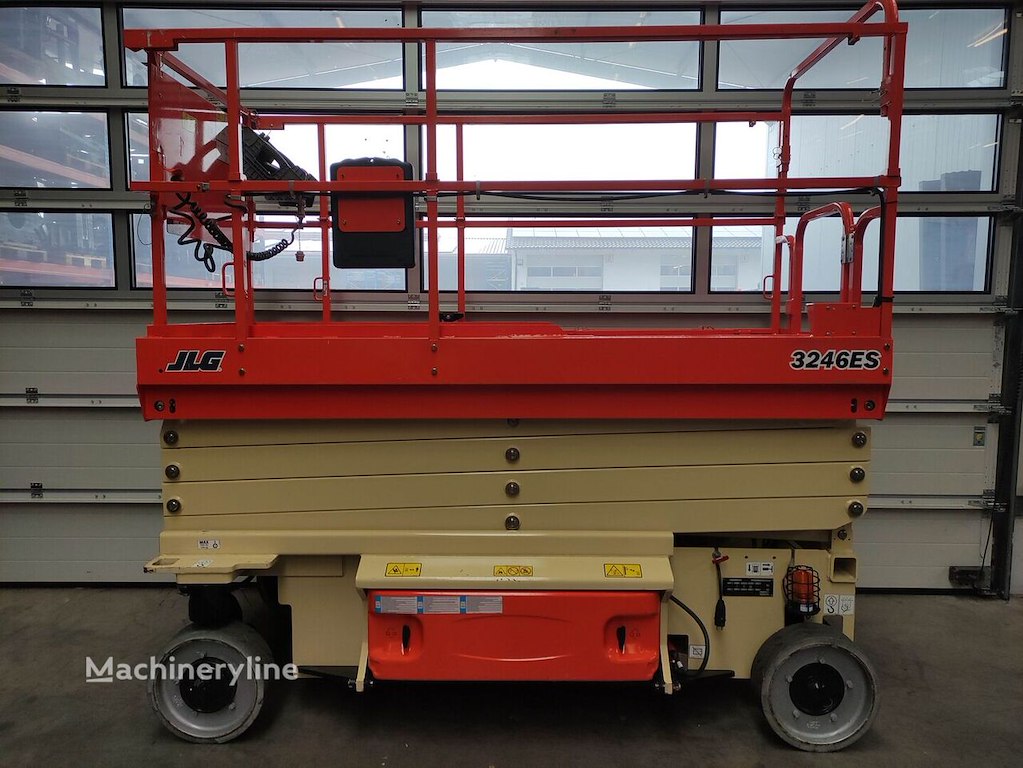 JLG 3246ES makazasta platforma