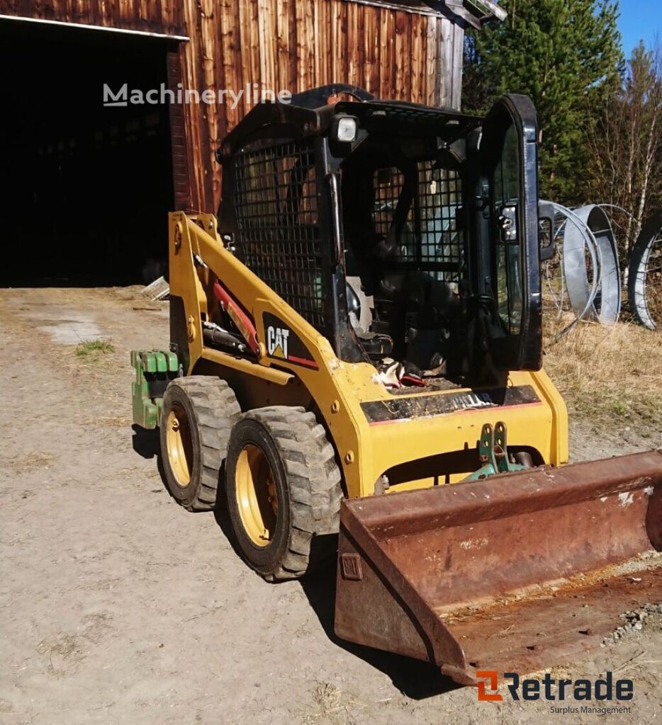 Prodaje se Caterpillar Cat 216 mini utovarivač na aukciji
