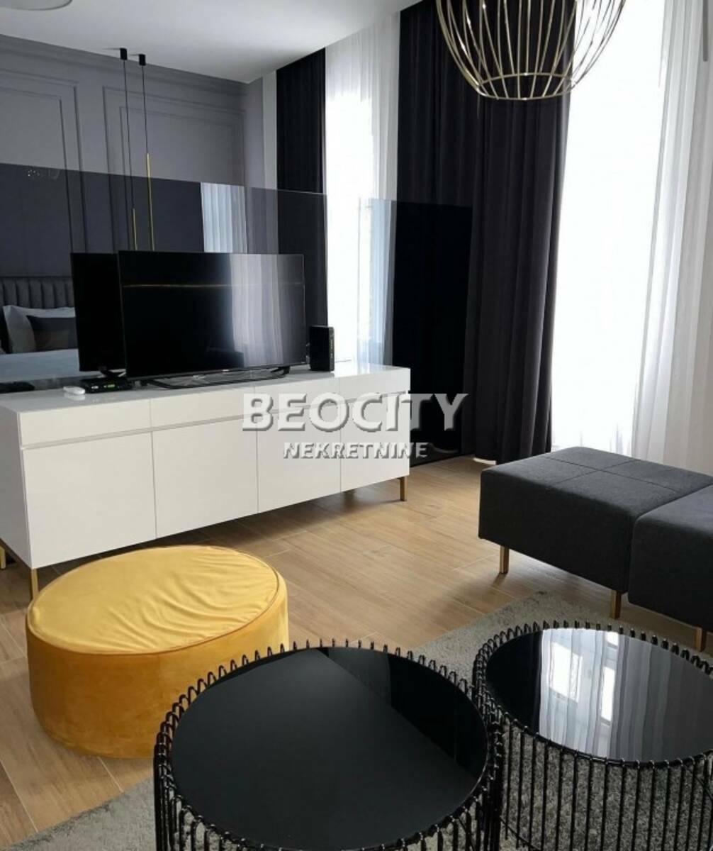Novi Sad, Centar, Zmaj Jovina, 1.0, 57m2, 700EUR