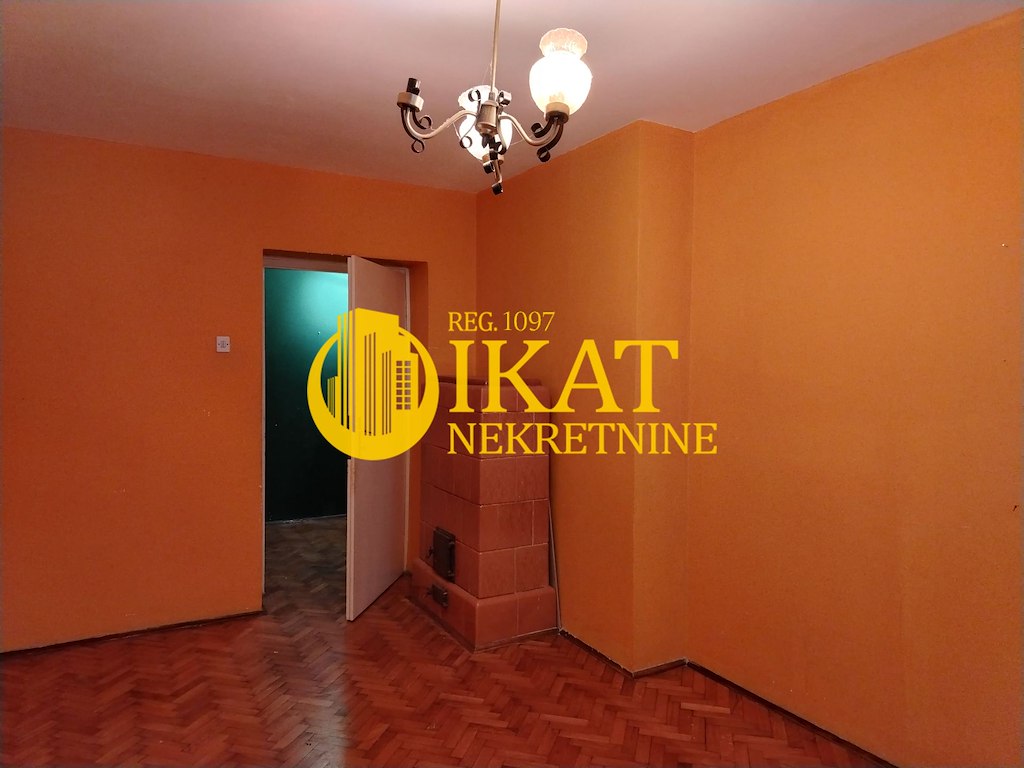 Vračar, Prote Mateje, dvoiposoban 65m2 sa dvorištem ID#4693 235.000 €