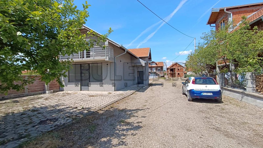 četvorosobna kuća, 400 m2, Bratmilovce, Tome Kostića ID: p-011410