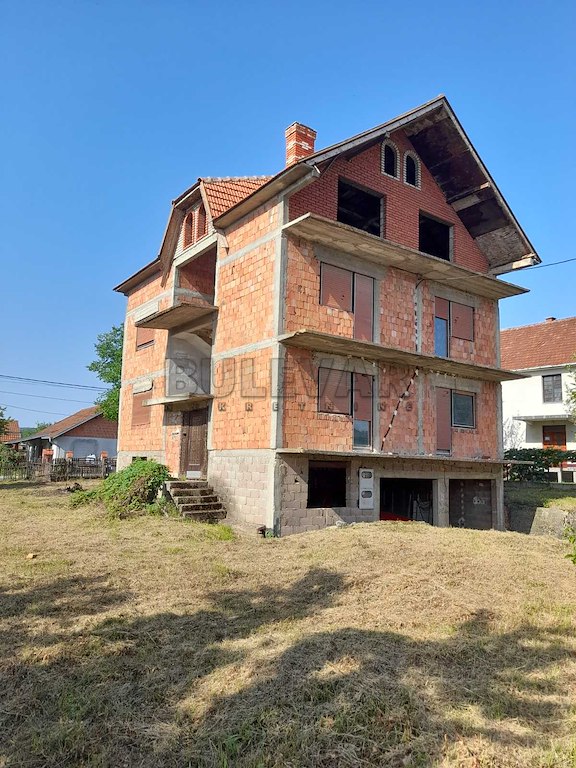 četvorosobna kuća, 400 m2, Grošnica, Obadska ID: p-06397