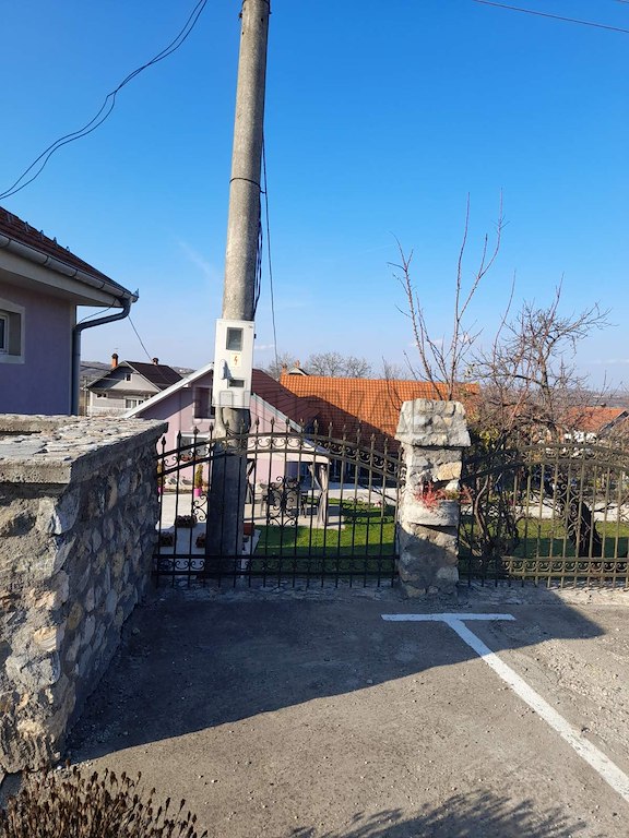 četvorosobna kuća, 350 m2, Maršić, 19. oktobra ID: p-04544