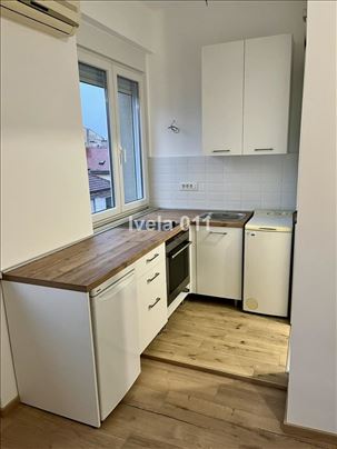 Nameštena garsonjera u centru ID#4011