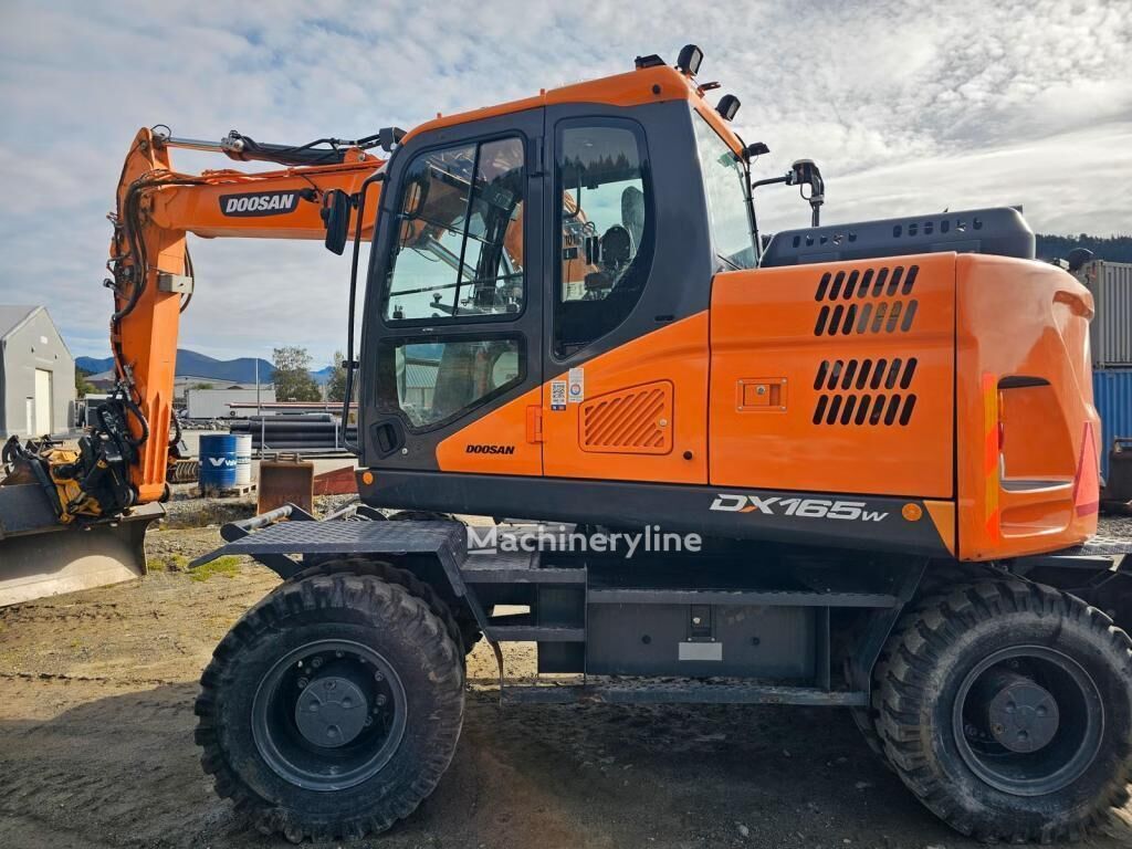 Prodaje se Doosan 165w bager točkaš na aukciji
