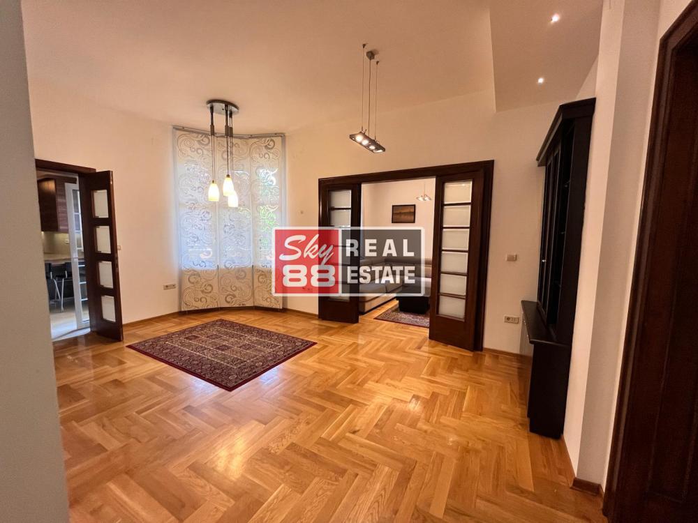 Četvorosoban stan za izdavanje, 130m2, 2.600€