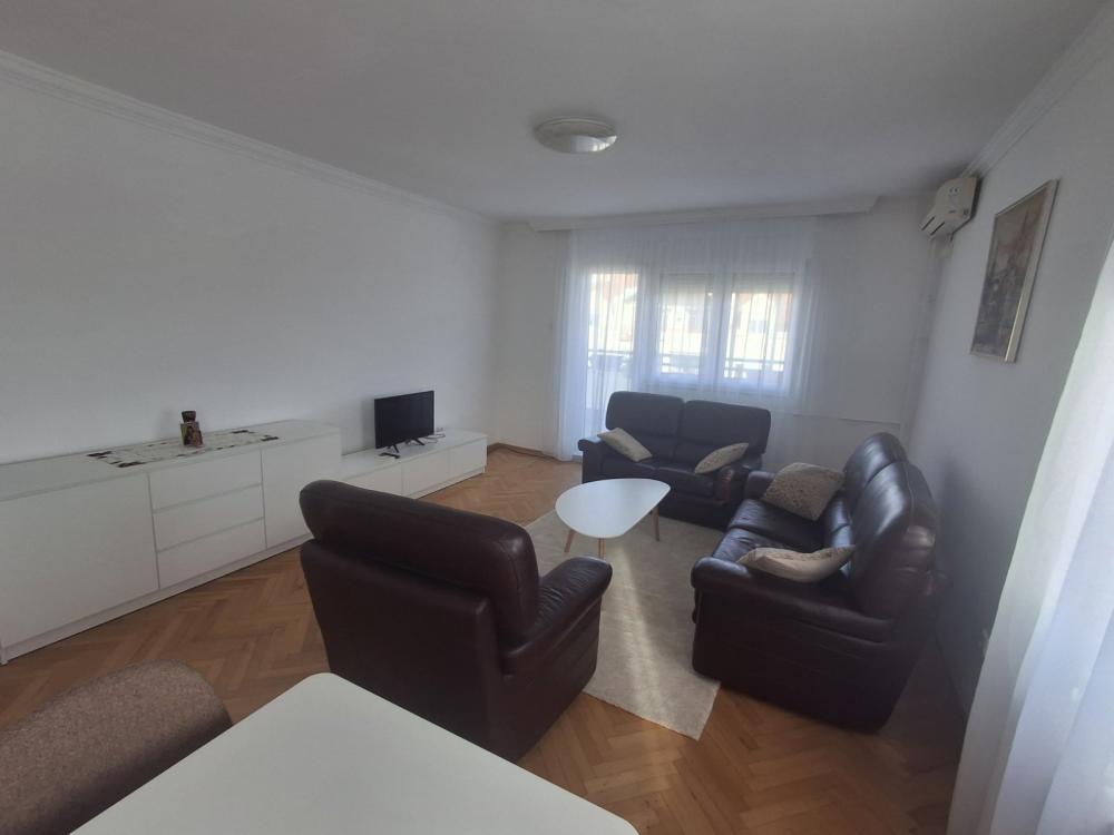 Zvečanska, Trosoban stan za izdavanje, 80m2, 750€