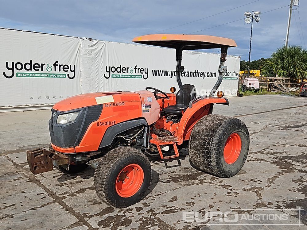 Prodaje se Kubota MX5200HST mini traktor na aukciji