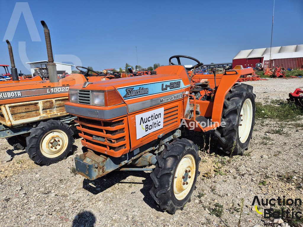 Prodaje se Kubota L1-205D mini traktor na aukciji
