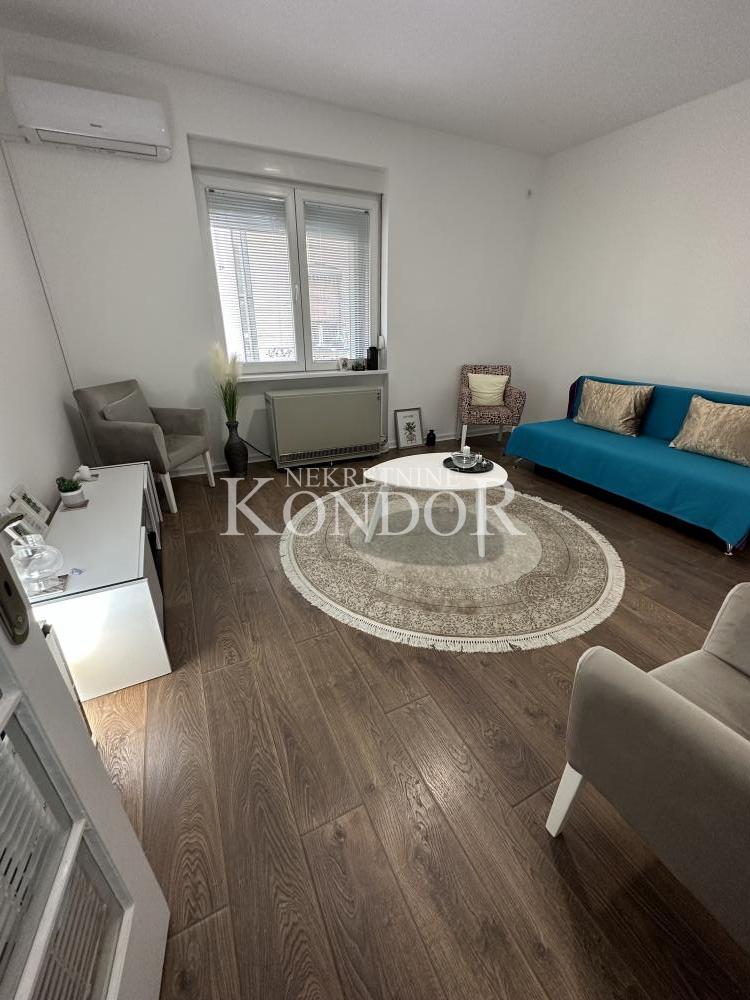 Šantićeva,odličan renoviran 1,5 salonac ID#1172 185.000 €