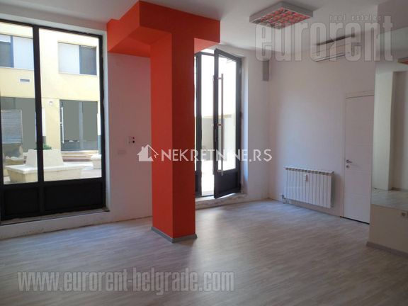 #31410, Izdavanje, Lokal, CENTAR, 950 EUR