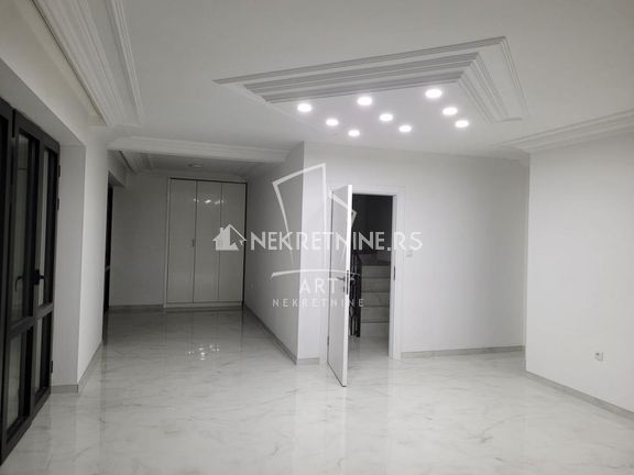 Voždovac, Nikole Đurkovića, mereno 200m2 ID#12769