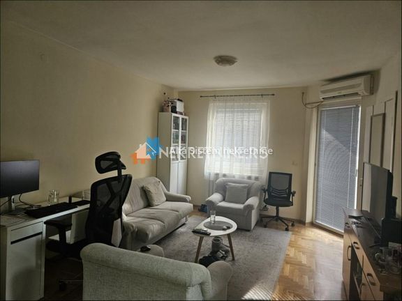 Voždovac, Lekino brdo, 1.5 stan, 45m2, 550 EUR, ID 43833