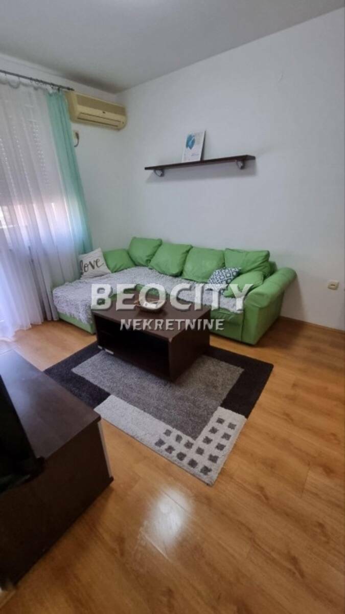 Novi Sad, Centar, Augusta Cesarca, 1.5, 32m2, 400EUR