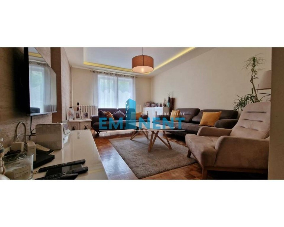 Novi Beograd, Bežanijska kosa 2, Peđe Milosavljević, 4.0, 86m2, 850 EUR