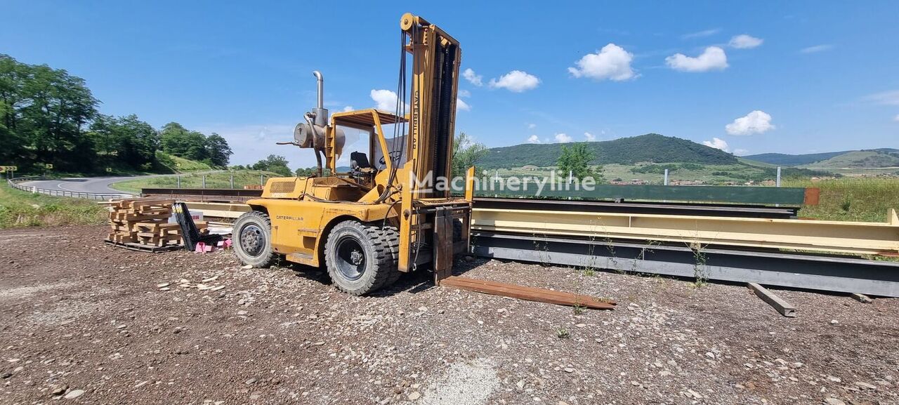 Caterpillar B16 teški viljuškar