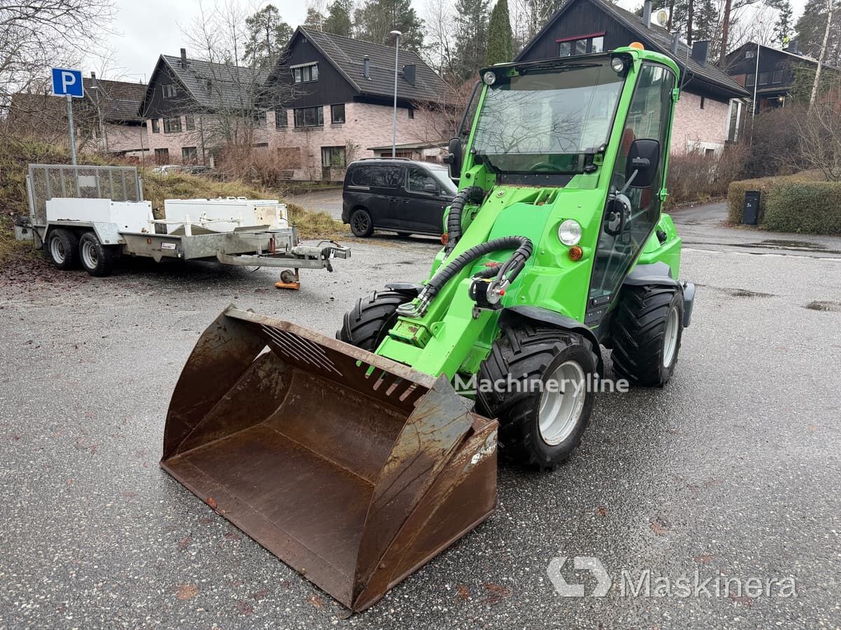Prodaje se Avant 750 teleskopski prednji utovarivač na aukciji