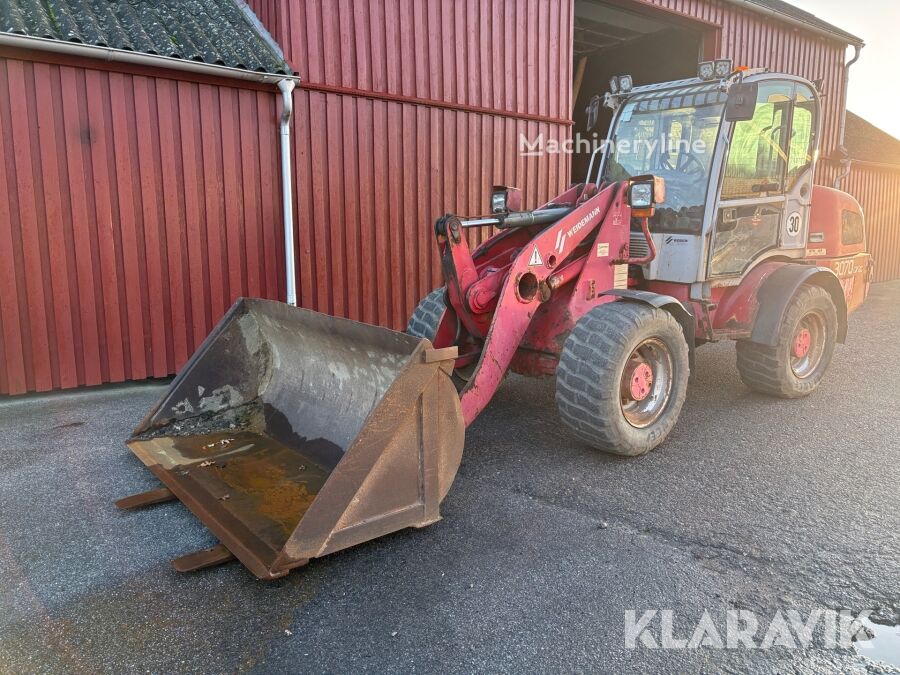 Prodaje se Weidemann 3070 CX80 bager-utovarivač na aukciji