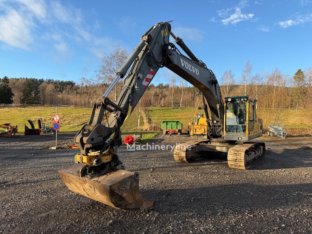 Prodaje se Volvo 2006 Volvo EC 210B med Engcon EC20 tiltrotator, HK feste, pusses bager guseničar na aukciji