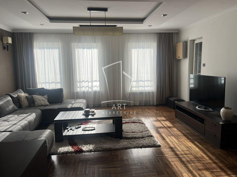 Kneza Danila, Trosoban stan za izdavanje, 119m2, 1.400€