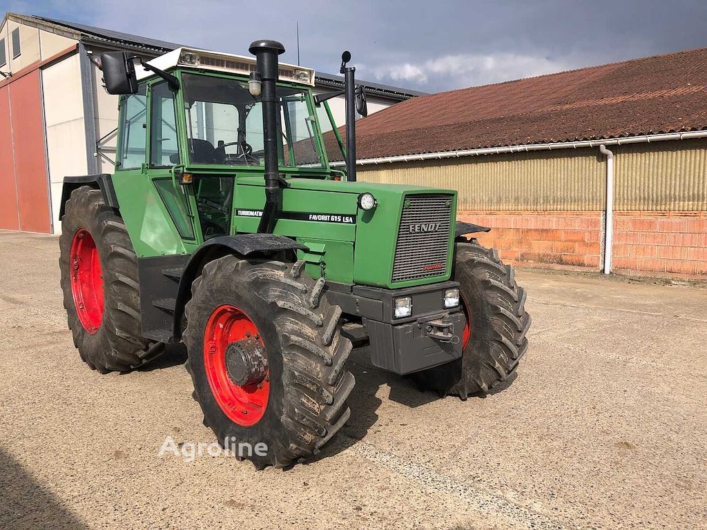 Prodaje se Fendt favorit 615 lsa turbomatik e traktor točkaš na aukciji