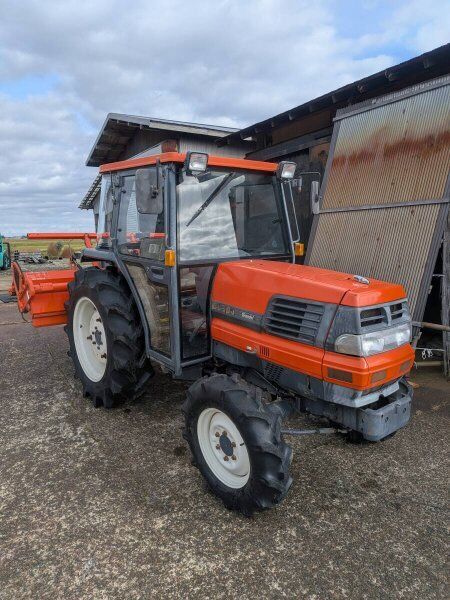 Kubota TRACTOR(Kubota) traktor točkaš