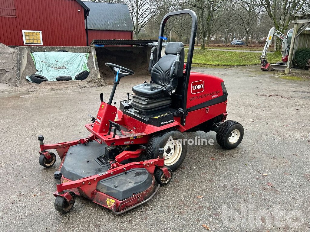 Prodaje se Toro Groundsmaster 228-D traktor kosilica na aukciji