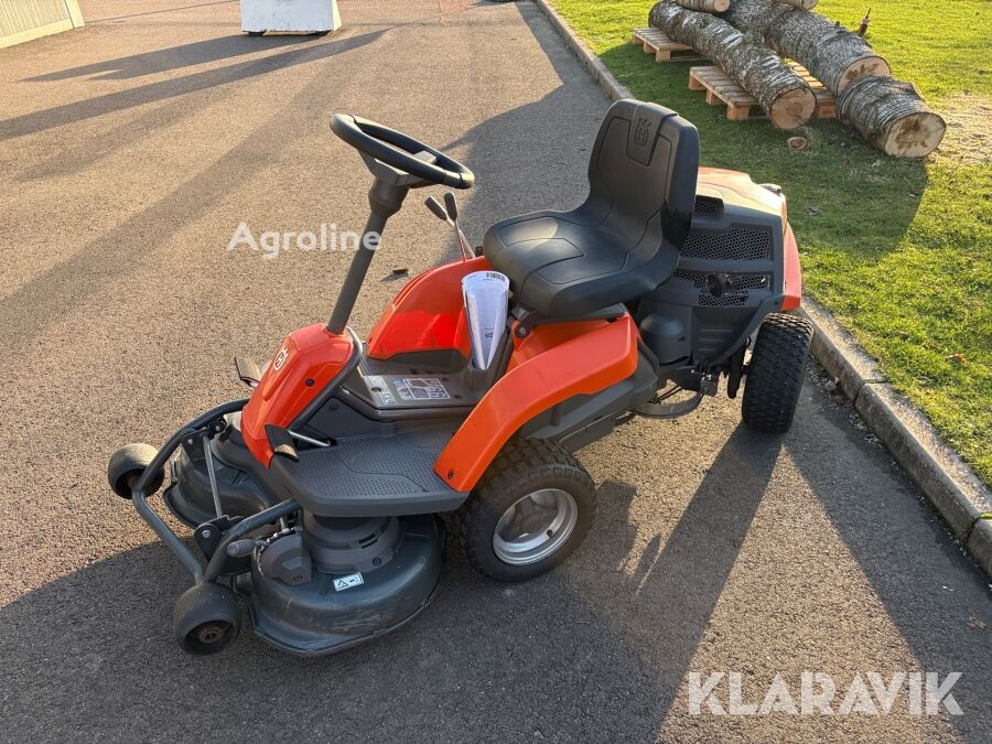 Prodaje se Husqvarna R111B5 traktor kosilica na aukciji