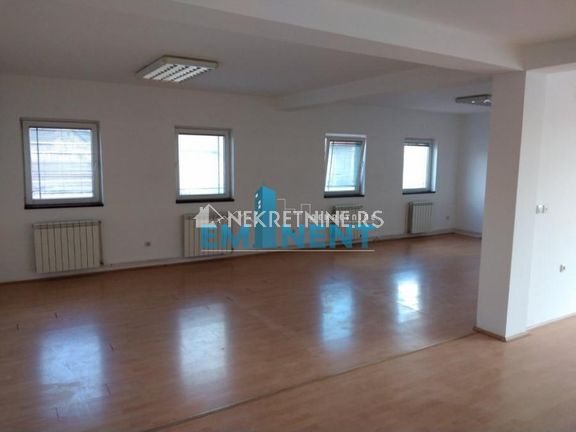 Zemun, Altina, Dobanovački put, Poslovni prostor, 140m2, 900 EUR