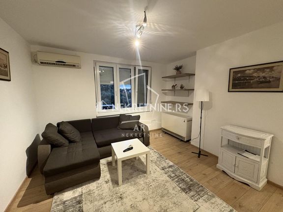 Zemun, odlična lokacija mereno 47m2 ID#12882
