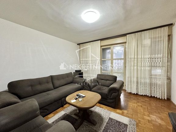 Borča, stan na dobroj lokaciji, mereno 64m2 ID#12551
