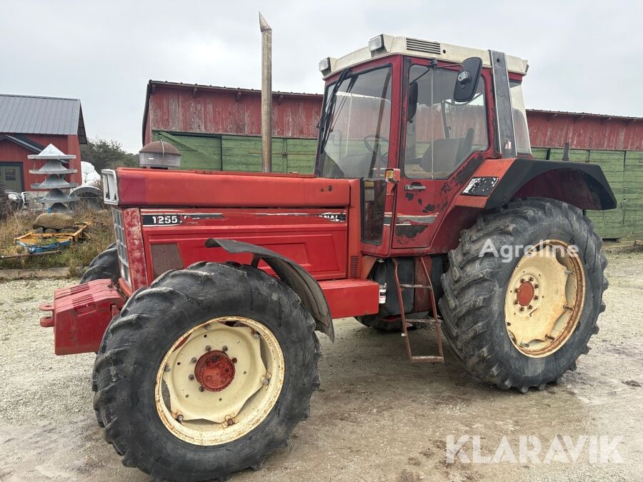 Prodaje se International 1255 XL traktor točkaš na aukciji