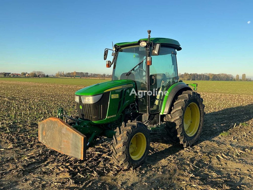 Prodaje se John Deere 4049R traktor točkaš na aukciji