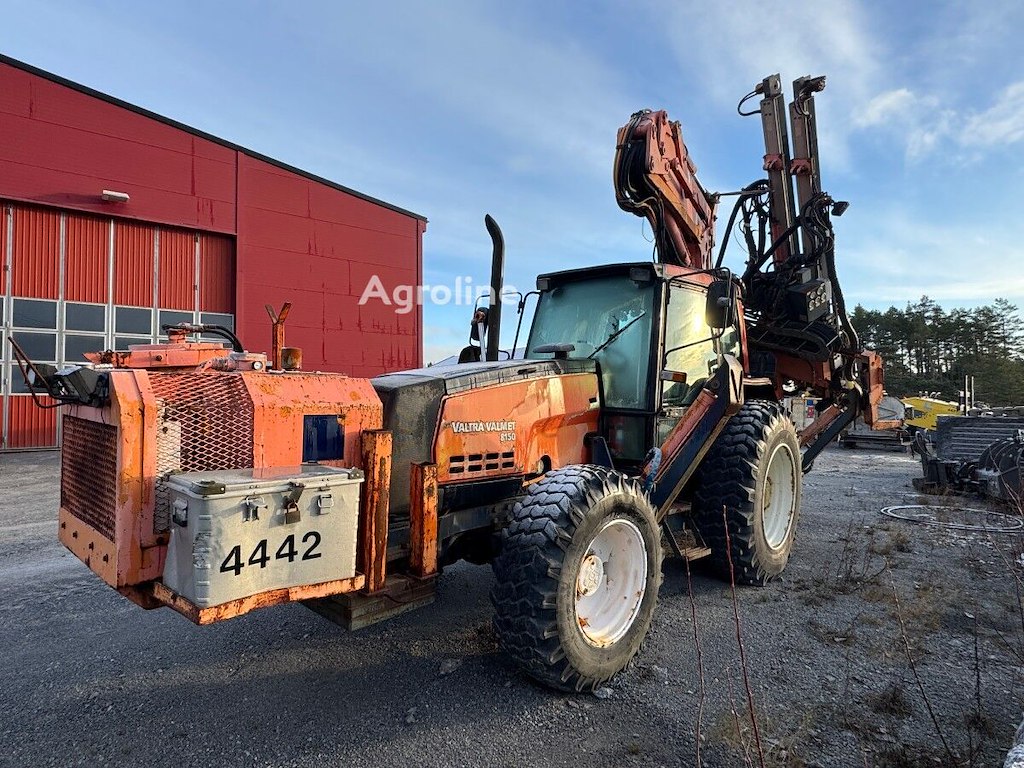 Prodaje se Valmet 8150 m/ Tamrock PB200 boretårn traktor točkaš na aukciji